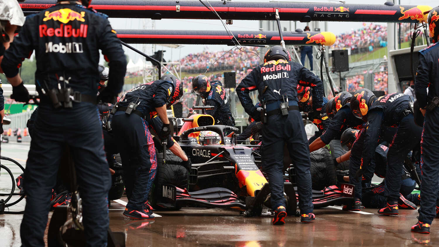 Coronel begrijpt niets van Red Bull-tactiek: "Verstappen had met schade kunnen winnen ...