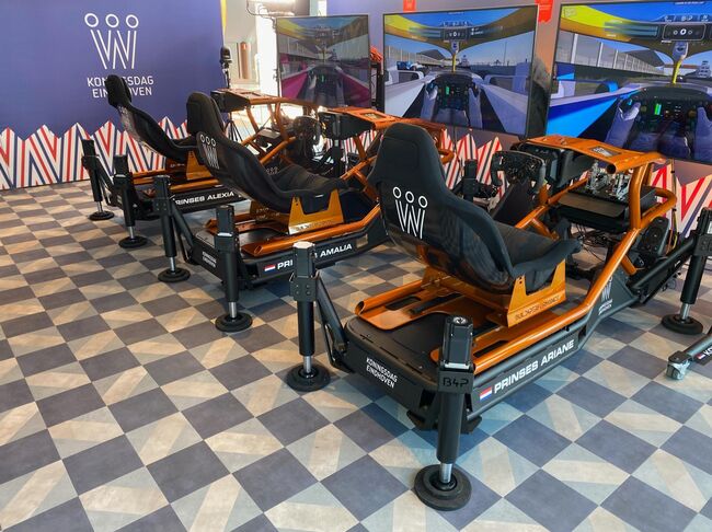 Het Koningshuis duikt de Formule 1-simulator in | RacingNews365